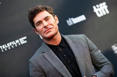 Who Can Deny A Happy Hour With Zac Efron And Russell Crowe