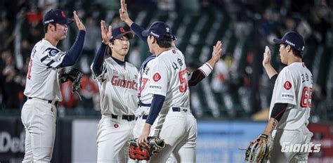 진격의 거인 군단 천적 레예스도 무너뜨릴까 오마이스타