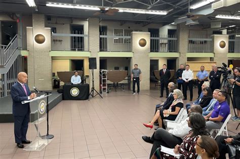 Mayor Whitmire To Employees This Is A Time To Give Thanks