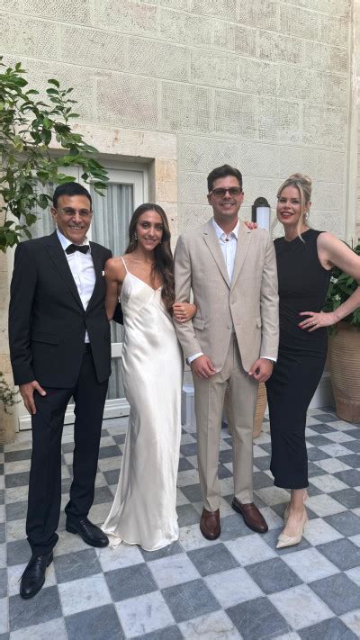 רוני מאנה וניקול הלפרין מחתנים את בנם סער Tmi