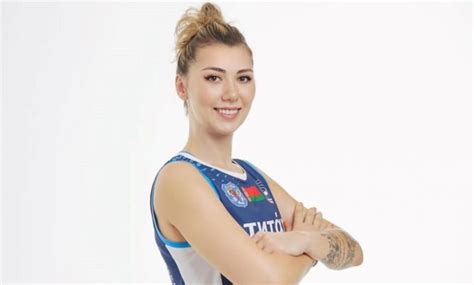 Ceyda Aktaş Sarıyer Belediyesporda Voleybolun Renkli Dünyası