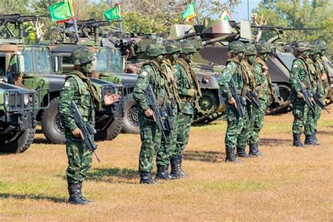 พล ร 2 รอ ต้อนรับนักศึกษาวิชาทหารที่เข้ามาศึกษาดูงาน โดยเน้นในเรื่อง