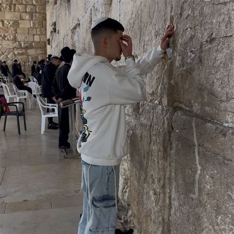 מוריאל מור הערוץ הרשמי Youtube