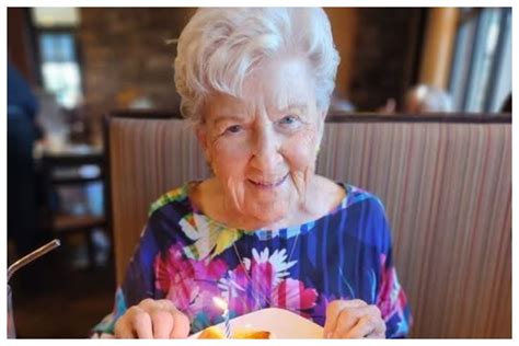 Pioneering News Anchor Diane Kalas Has Died