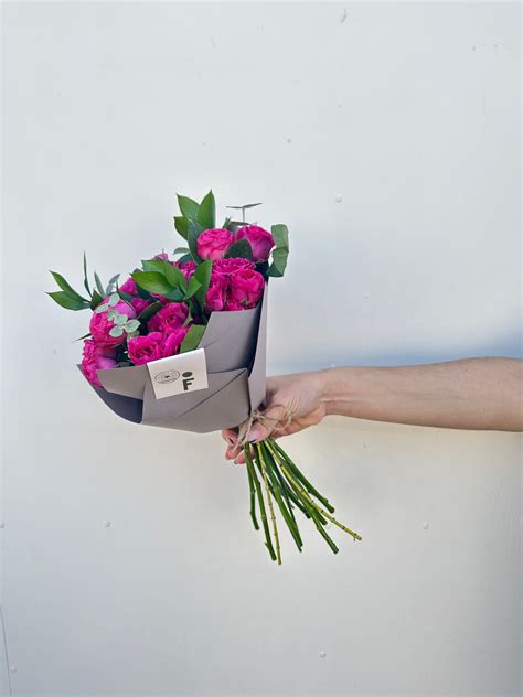 Ramo De Mini Rosas El Florista