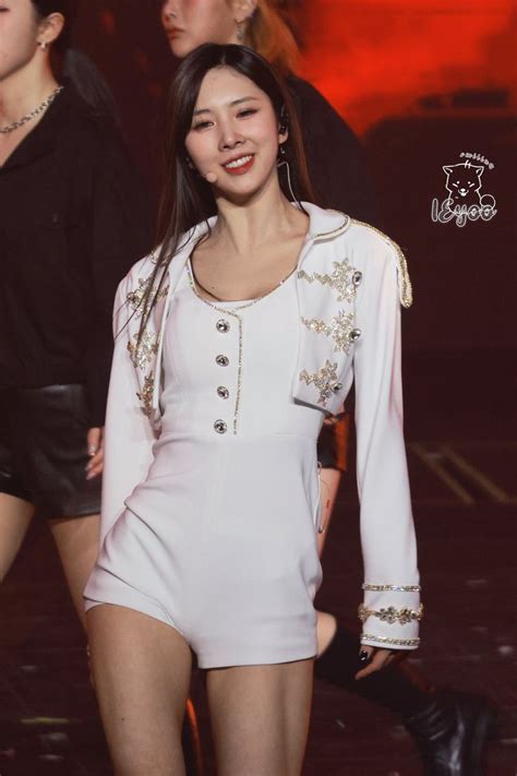 Dreamcatchers Yoohyeon At Hma 230211 Dream Catcher Kpop Girls