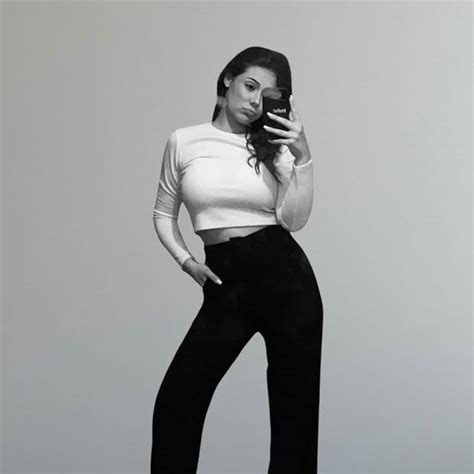 Lilo Zajacz Lili • Threads Say More