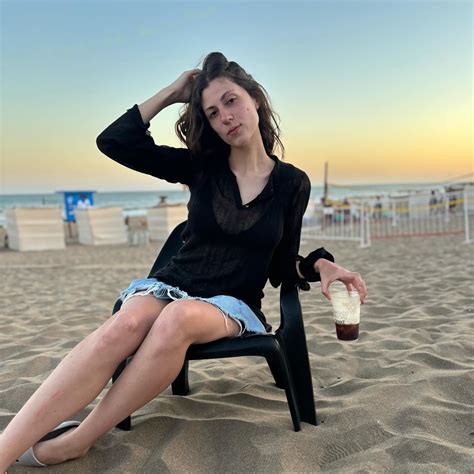 Julia Año Feliz Feliz Año🤝🏻 Instagram