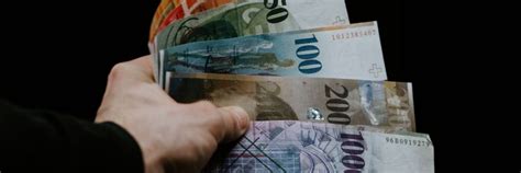 11 Best Study Abroad Programs For Finance Majors