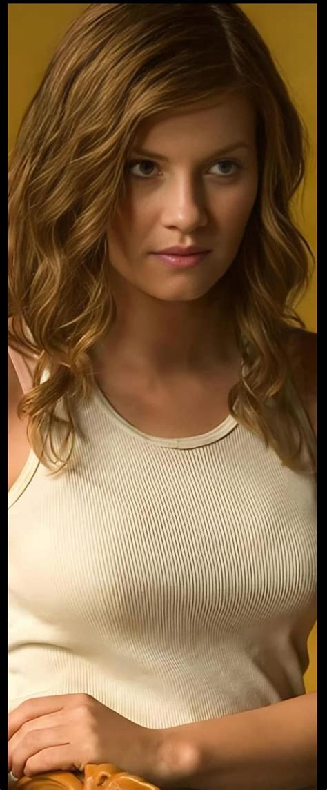 Pin By Masa On Elisa Cuthbert Elisha Cuthbert Elizabeth Cuthbert