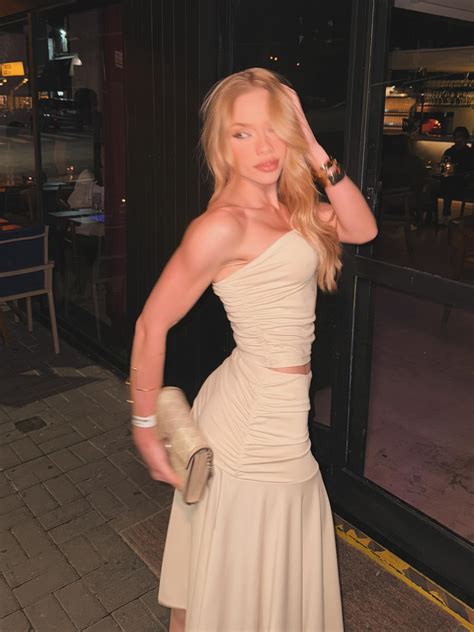 Michelle Andrezza Michelleandrezzaa • Instagram Photos And Videos