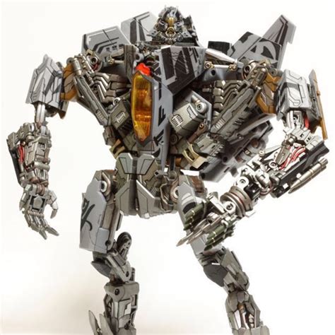 Transformer Leader Class Starscream Toys And Games Bricks And Figurines