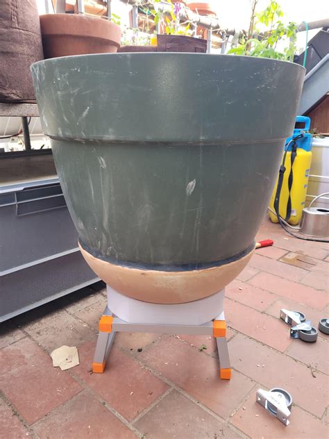 Flow Through Worm Bin In The Making Rvermiculture