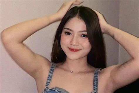 Resmi Dilamar Julian Jacob Intip Pesona Manis Mirriam Eka