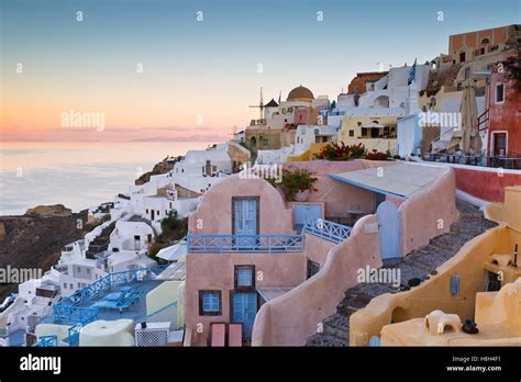 Mulino A Vento Greco Oia Santorini Grecia Immagini E Fotos Stock Alamy