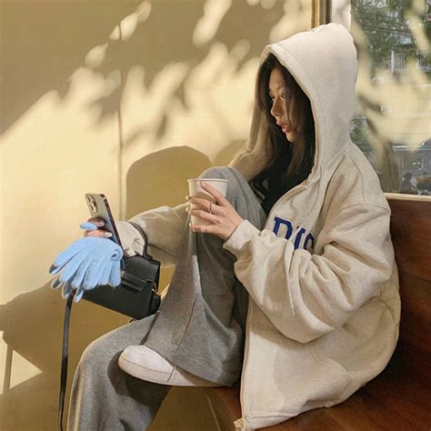 기모버젼 겨울커플룩 기모 파라다이스 오버핏 후드 집업jp7210 간절기 자수 래터링 기본 베이직 래글런 롱 블록코어룩 Y2k룩 이지룩 키치룩 여행룩 배색 루즈핏 오버핏