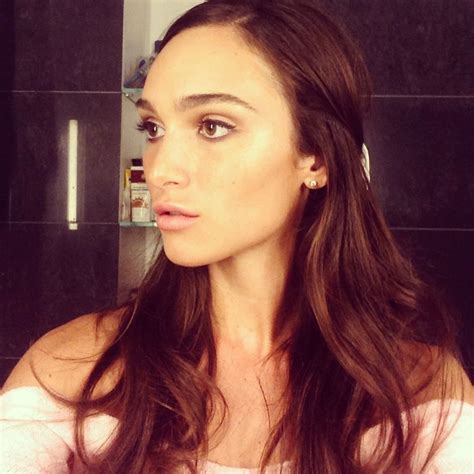 Spring Makeup Tutorial On Model Elizabeth Bert Base Foundation By