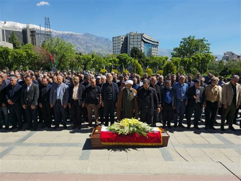 مسعود اسکویی گوینده ورزشی تشییع شدعکس