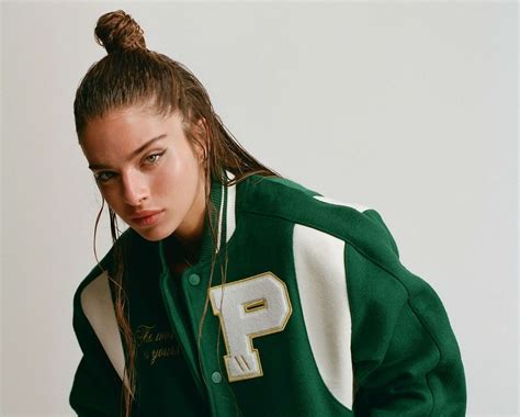 דואט מנצח נועה קירל ואמה שרות יחד בליברפול ימים ספורים לפני