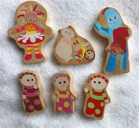 In The Night Garden Wooden Figures Set Tombliboos Upsy Daisy Iggle