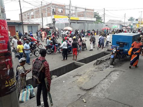 Rdc Kinshasa Se Réveille Sans Taxi — Infos Cd