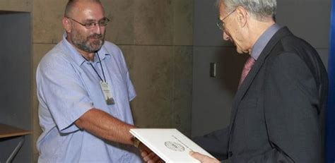 Dr Tim Wilkinson Receives A Mid Career Research Excellence Award From