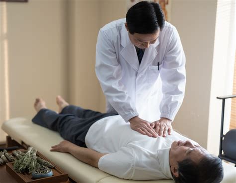 肺癌晚期骨转移还能活多久？靶向药突破三年生存期 癌友网