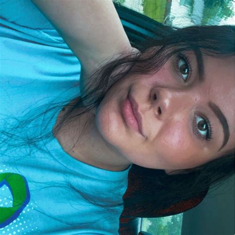 Hannah Hannahcrumm Snapchat Stories Spotlight And Lenses