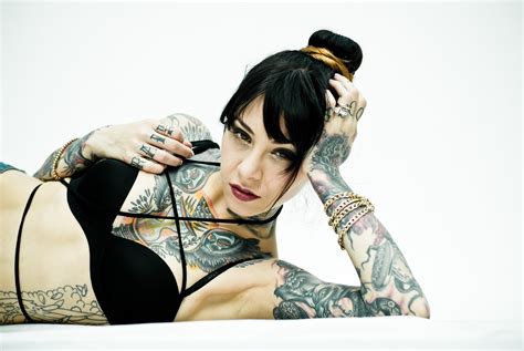 Sexy Women With Tattoos