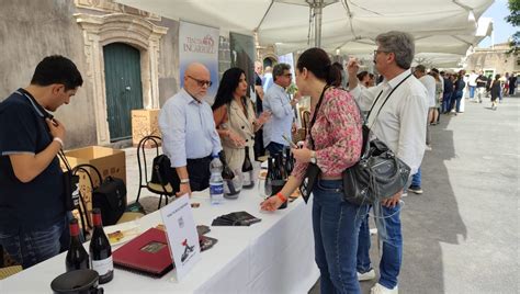 Piccolo Produttore è Meglio Ecco 10 Vini Siciliani Che Vi Suggeriamo Di Scoprire La Repubblica