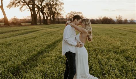 Carly Bracken And Cameron Averys Wedding Website