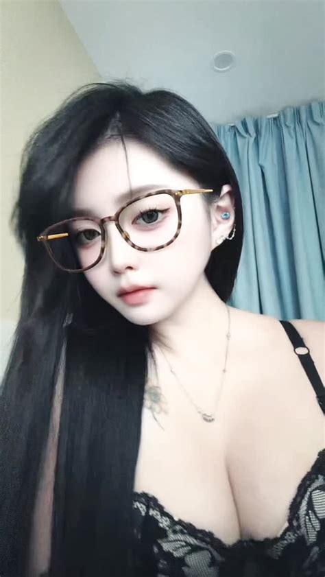 Errena萀蒳滴备用号🔎真人｜🏳️‍🌈 🇲🇾😽来拍个抖抖 Instagram