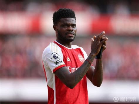 记者：阿森纳中场托马斯将因伤缺席3个月