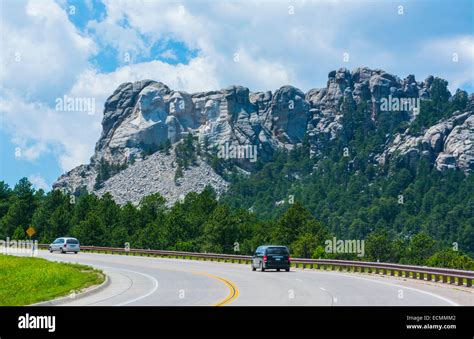 Mount Rushmore South Dakota Keystone Traffic On Road To National