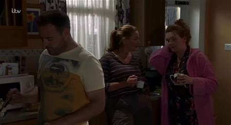 Corries Fiz Not Pregnant As Fans Work Out Whats Really Wrong And Its Heartbreaking