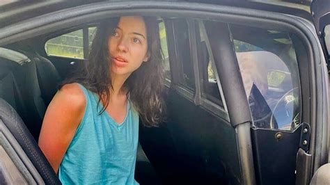 Devojka 19 Uhapšena Zbog Snimka Na Kojem Ima Seks Sa Psom Preti Joj