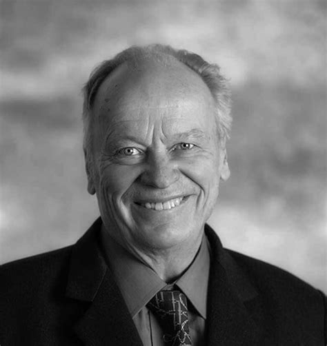 Eke Yhtiöiden Perustaja Bertel Ekengren On Poissa Eke