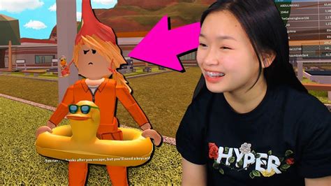My Sister Plays Roblox For The First Time Youtube