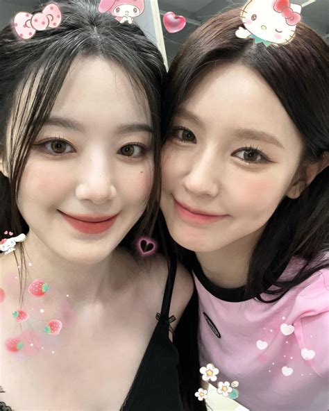 혀 빼꼼 내민 핑크색 크롭 반팔티 잘록한 개미허리 배꼽 아이들 미연 안구정화 라이브스코어 라이브맨 실시간 라이브스코어 토토사이트 추천 꽁머니 먹튀검증 커뮤니티