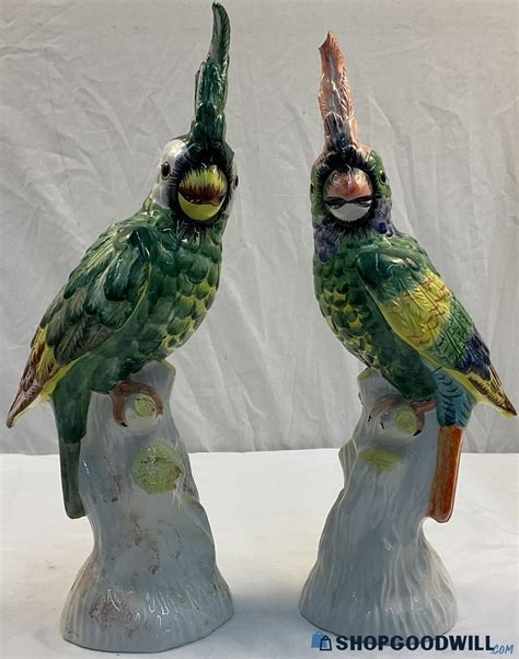 Mottahedeh Italian Porcelain Parrot Birds