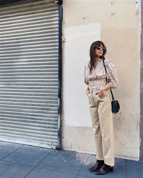 13 Khaki Pant Outfits For Women That Are So Chic Who What Wear