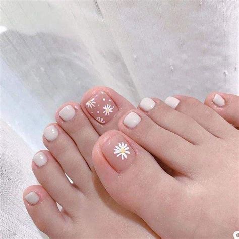 40 Stunning Summer Toe Nail Designs To Show Off On The Beach Artofit