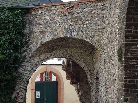 Bauwerk Und Denkmal In Ediger Eller Outdooractive