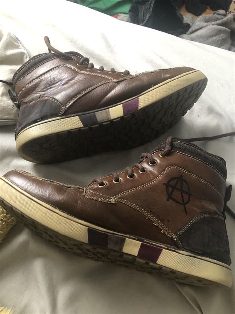 Guess Who Just Finished Colouring Up Their Shoes Rasexual