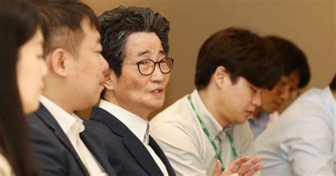 기자간담회 참석한 이목희 부위원장