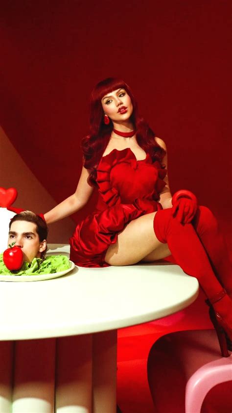 Vivi Se Inspira Em Xuxa E Faz De Banquete Um Pop Viral Um Lado Meu