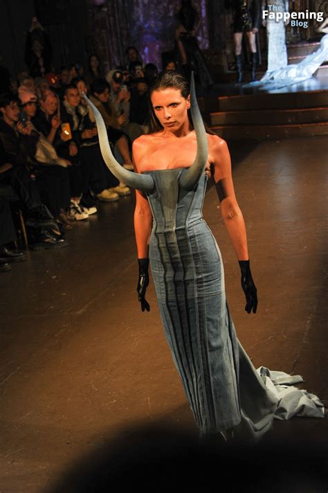 Julia Fox Flaunts Her Sexy Boobs At The Luis De Javier Fashion Show 7 Photos Pinayflixx Mega