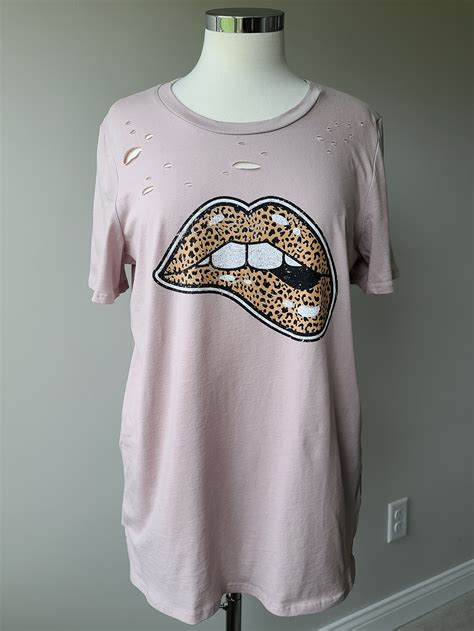 Leopard Lips Graphic Tee Kenz Boutique