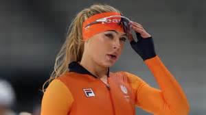 Jutta Leerdam Stuns In Skin Tight Leggings While Posing In Front Of