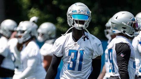 Dan Campbell Pleased With Defensive Versatility Early In Camp